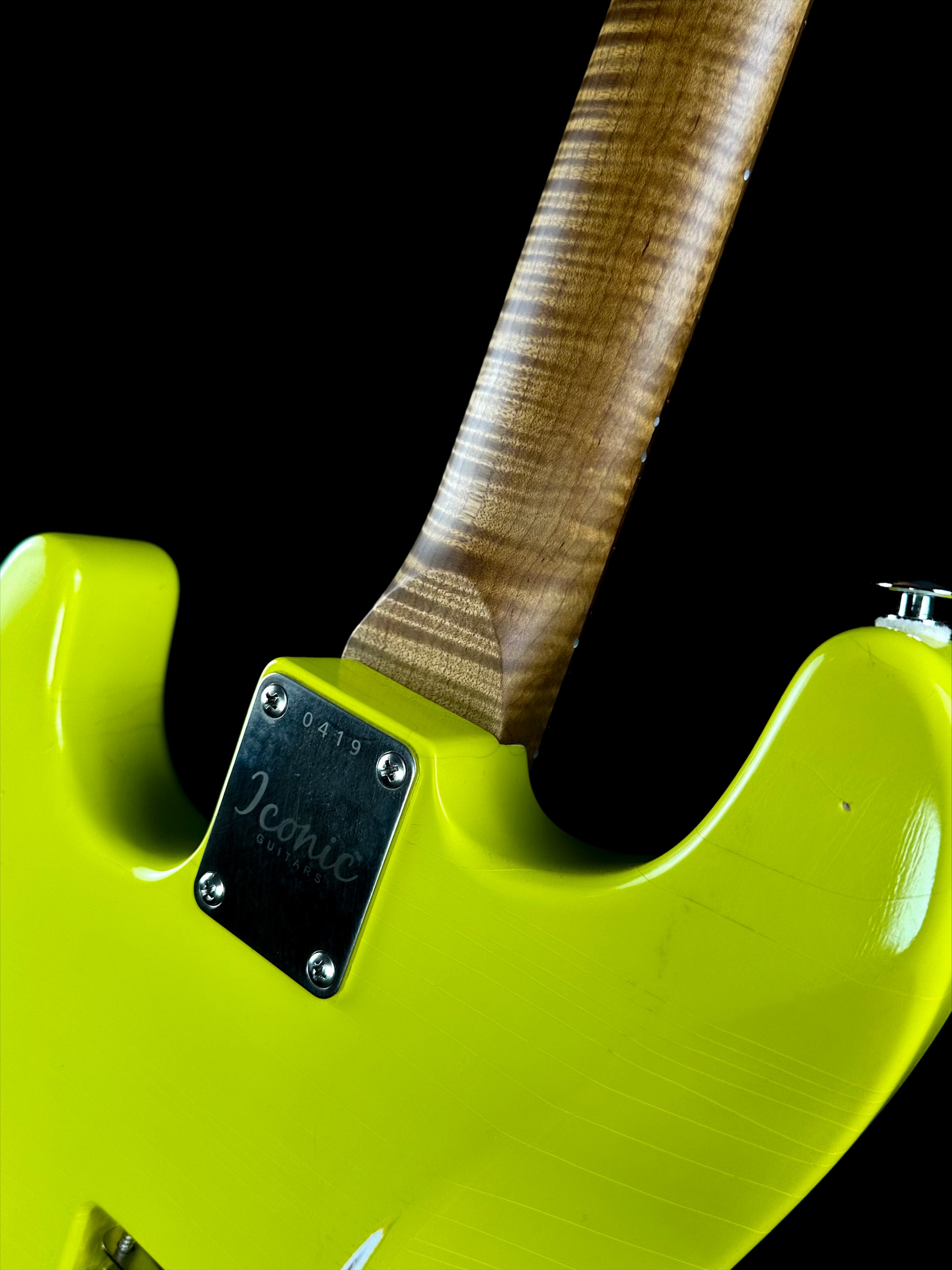Iconic Guitars Solana Evo SD | Acid Green – The Vibrato Bar